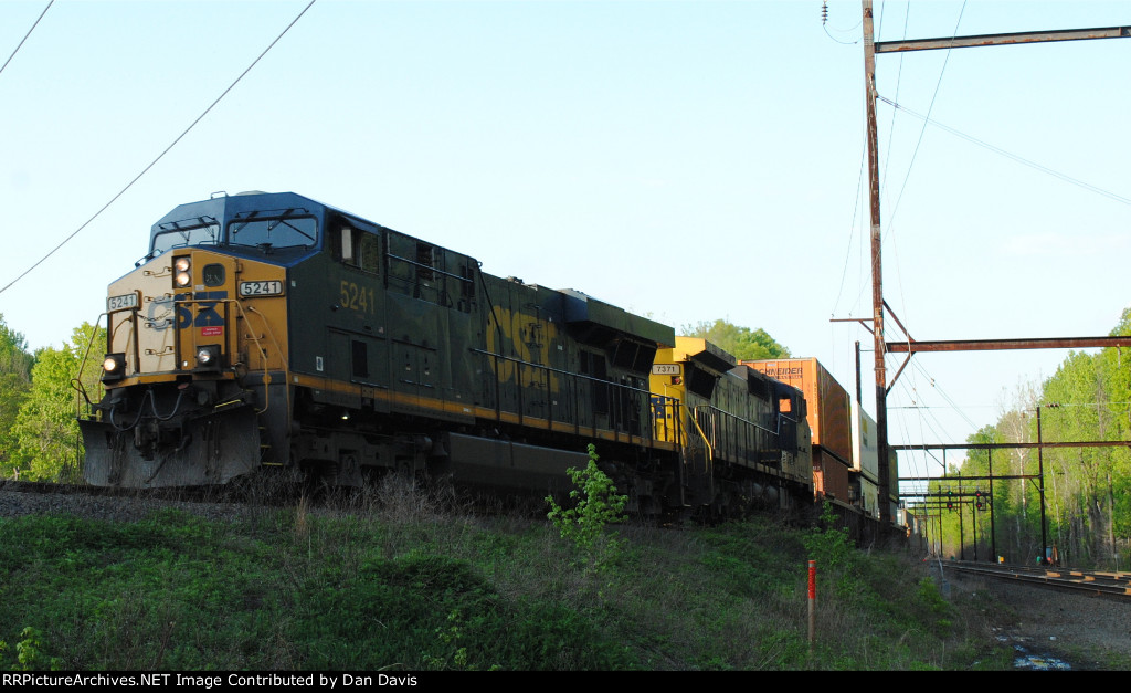 Q191-01 led by CSX ES40DC 5241 up the Wood Connecting Track